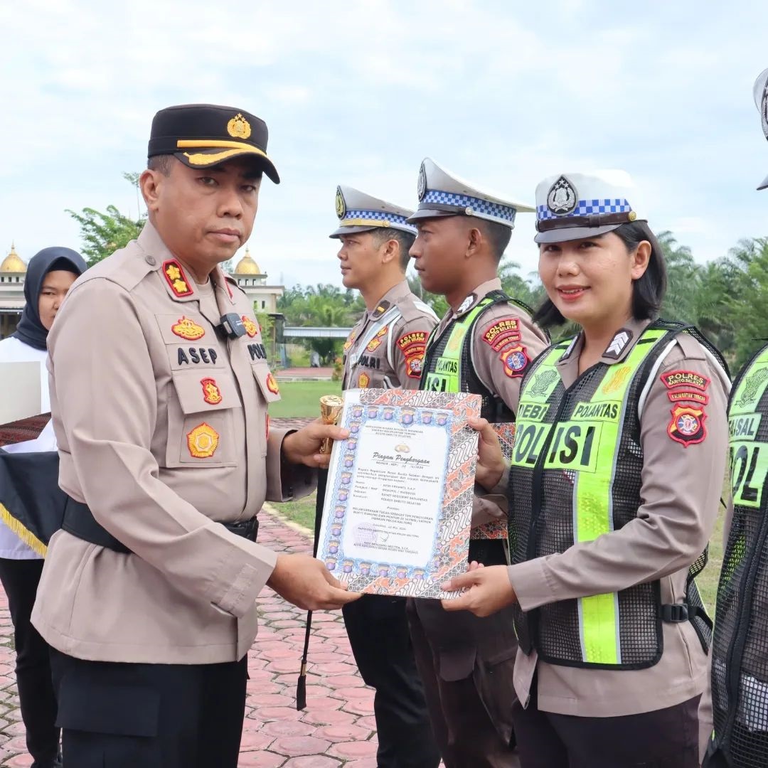 Kapolres Barsel Beri Penghargaan kepada 9 Personel Berprestasi – Tabengan Online